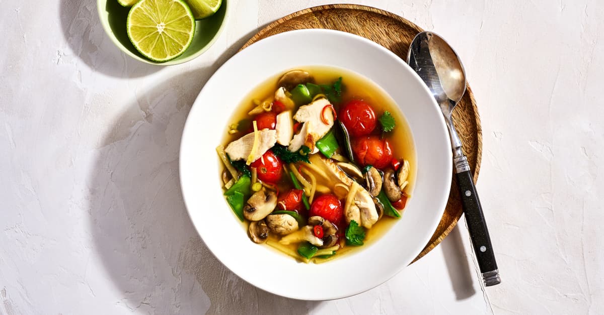 Tom Yum Kai , thaimaalainen kanakeitto